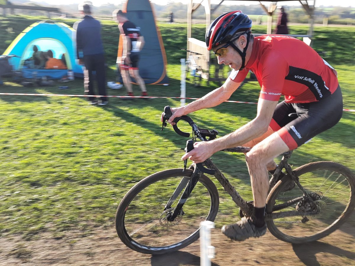 Tank-tastic day of Cross at Diss CC’s new venue | West Suffolk Wheelers